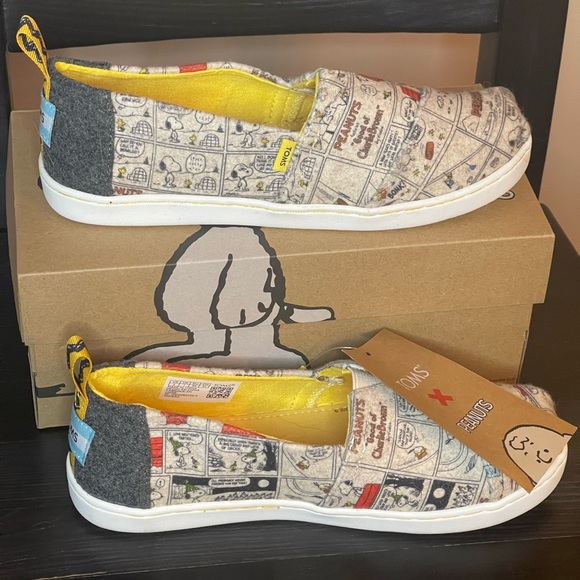 Toms | Shoes | Toms Yellow And Gray Sneakers With Snoopy Peanuts Design ...